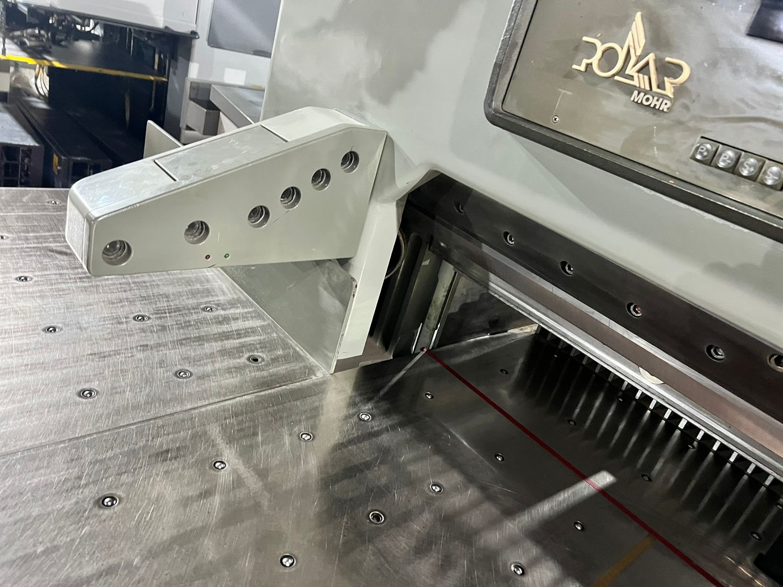 POLAR 115EM PAPER CUTTING MACHINE